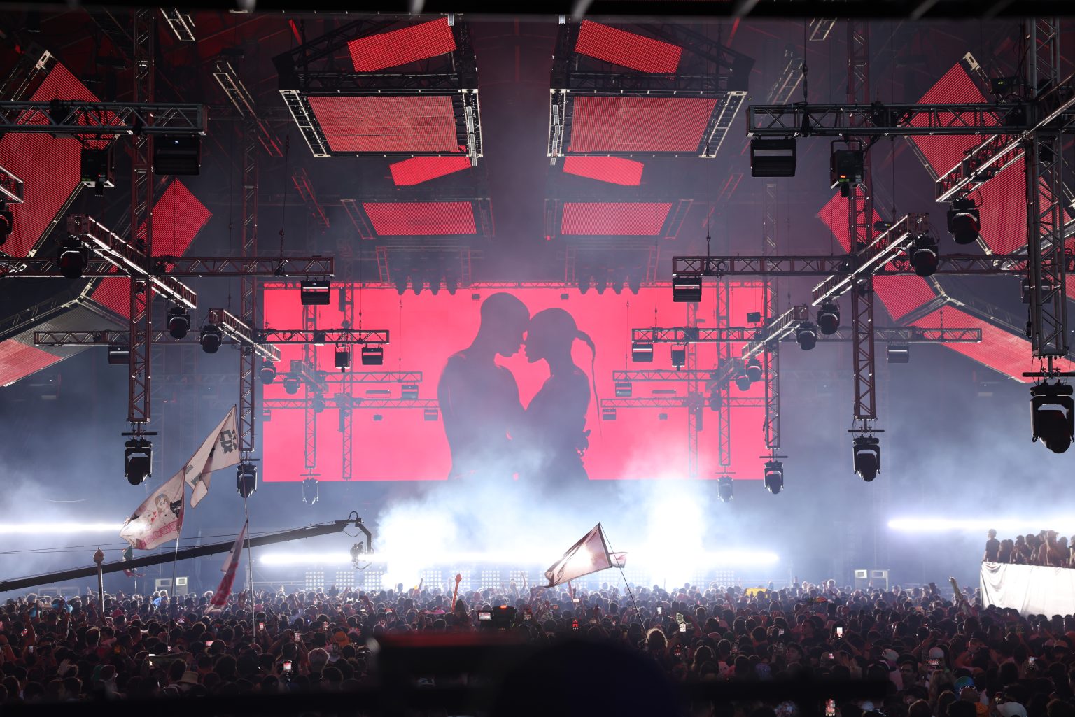 220+ VOLUX Fixtures Elevate the RESISTANCE Megastructure at Ultra Music ...
